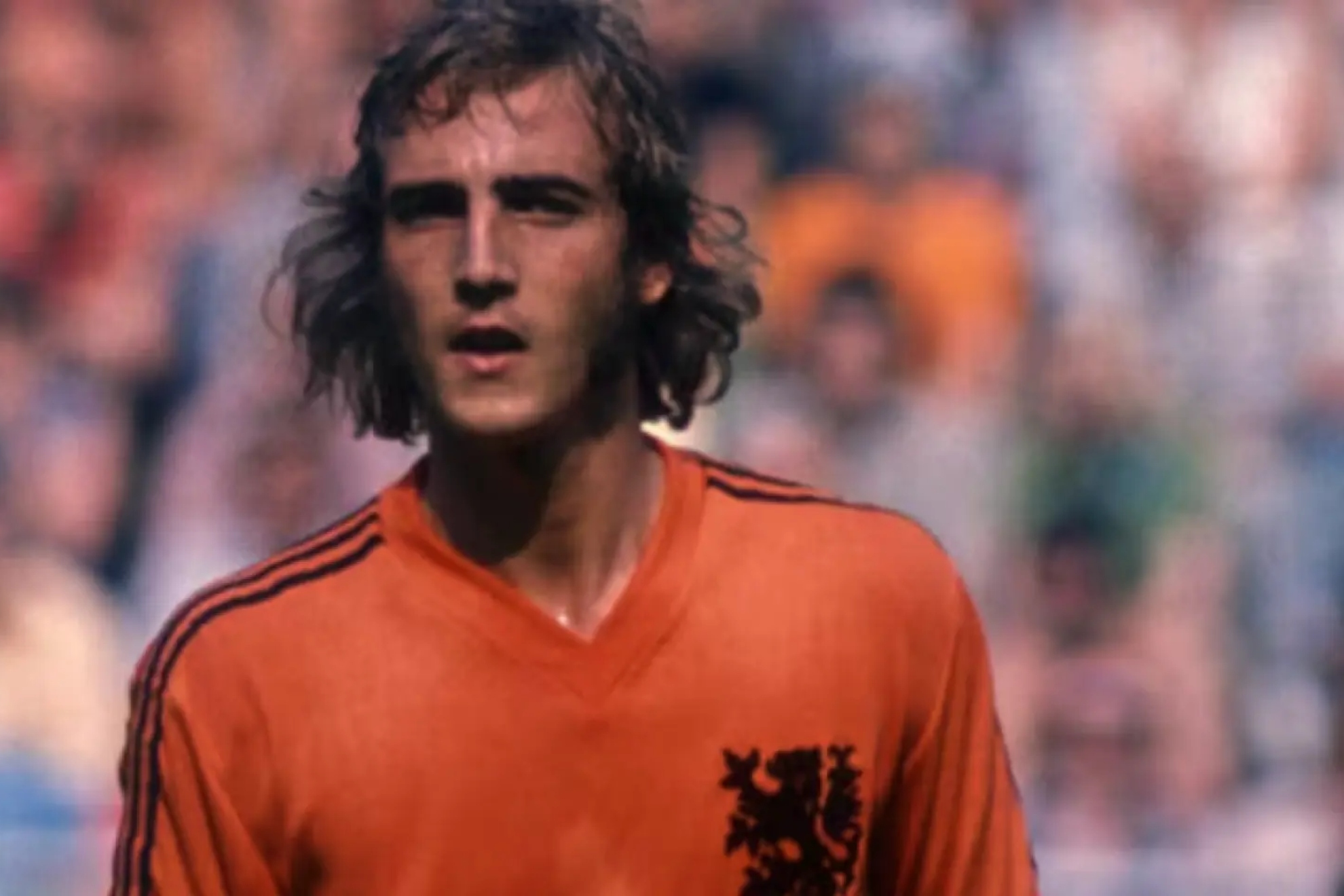 Muere Johan Neeskens, una leyenda del Barcelona, el Ajax y la Naranja ...