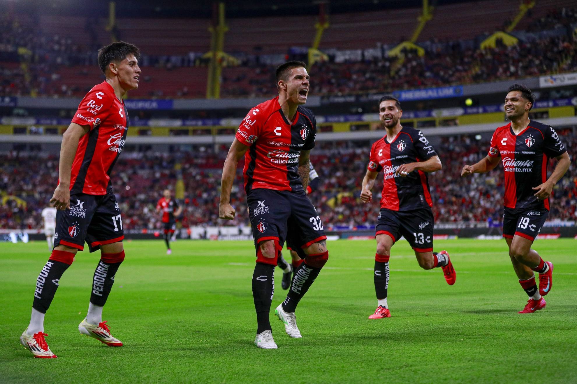 Liga MX 2025: Durdevic elimina con su gol a Chicharito y a Chivas; y el pastel: logra récord ...