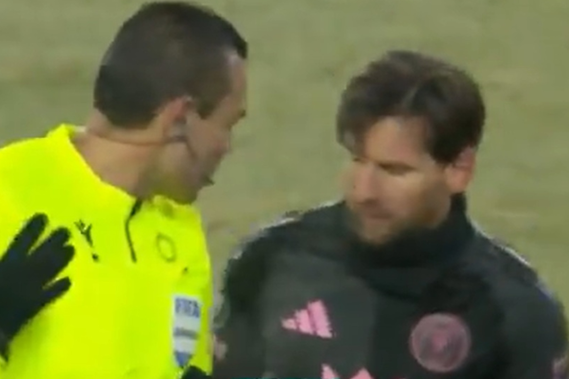 Liga MX 2025: Gato Ortiz, el árbitro que pide autógrafos a Messi ...