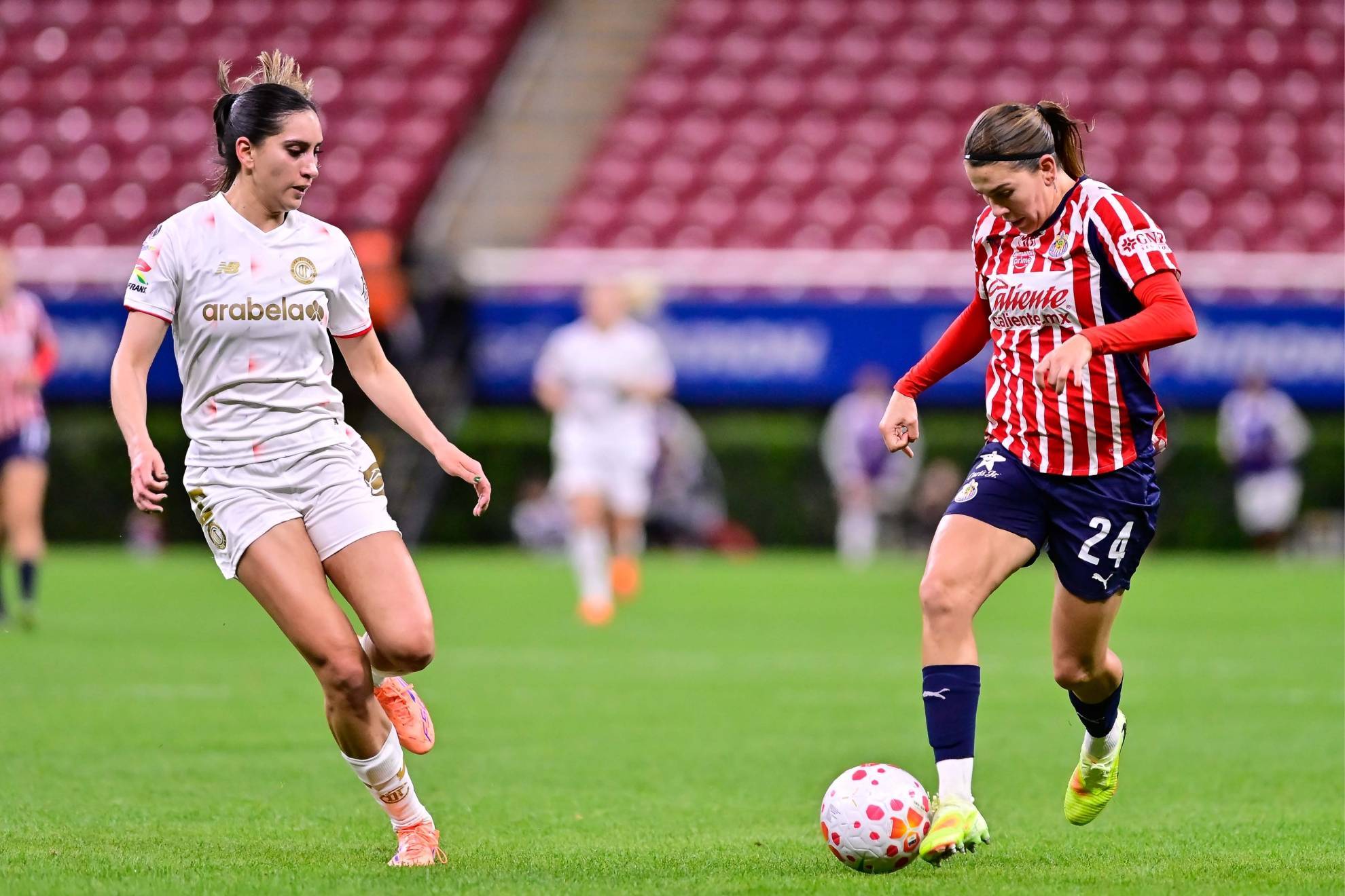 Goles y Resumen Chivas vs Toluca: Licha Cervantes y Faustine Robert ...